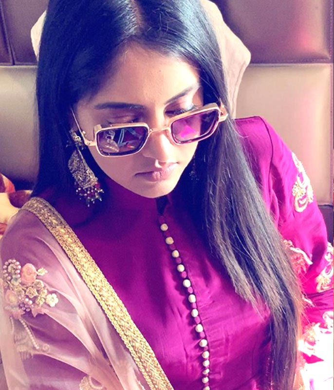 Baani Sandhu HD Wallpaper, Pics, Photo Gallery and Bio