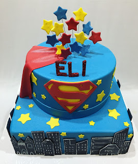 MyMoniCakes: Super man cake with skyline design