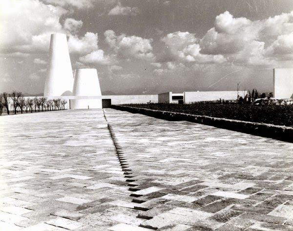 flaf 4444: el retorno de la serpiente, Mathias Goeritz