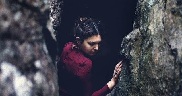 Eliza Hull announces new single "Christopher"