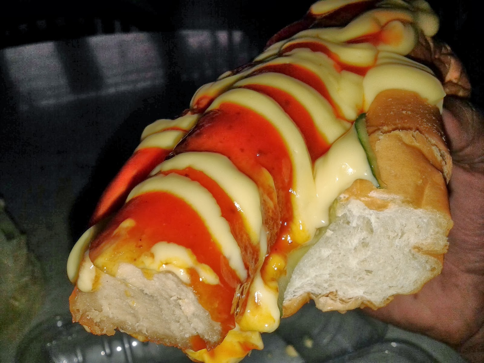 Hot Sosis Jumbo Mister Burger Yogyakarta | Jalan Sambil Jajan