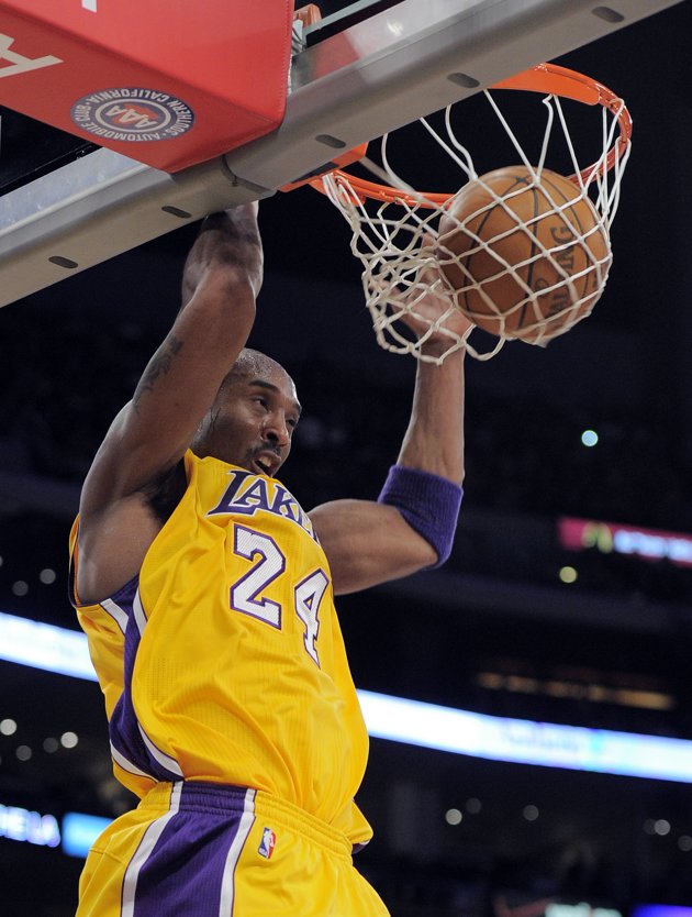 super basketball players: kobe bryant dunks images