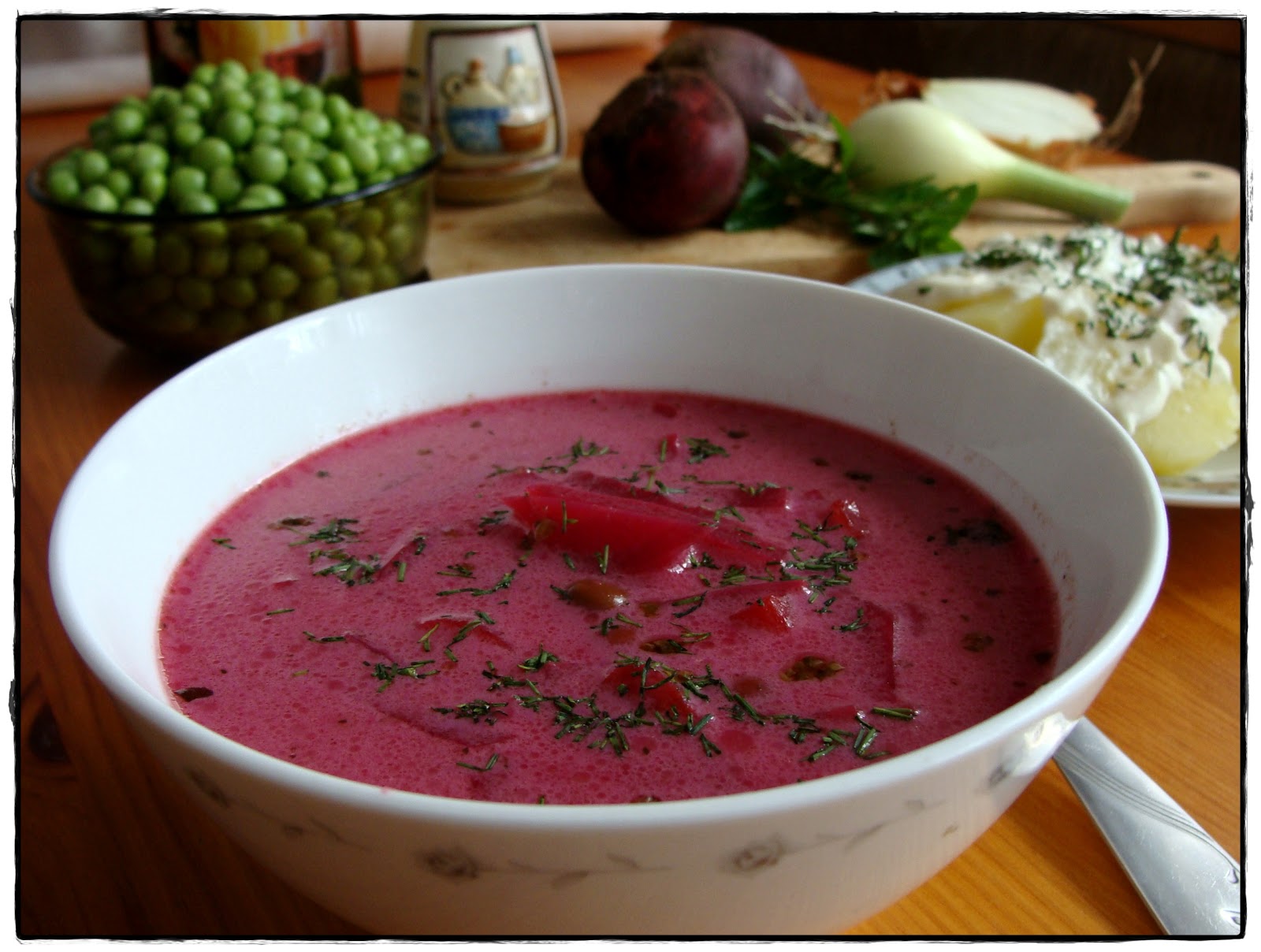 Katerina&Kuchnia: BARSZCZ CZERWONY Z MŁODYCH BURAKÓW Z GROSZKIEM