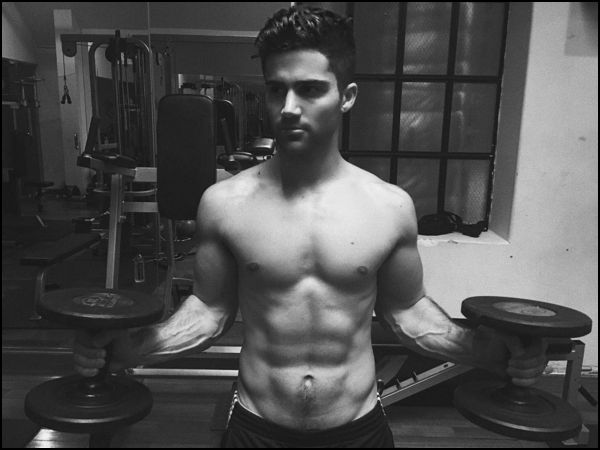 Alexis_Superfan's Shirtless Male Celebs: Max Ehrich shirtless from ...