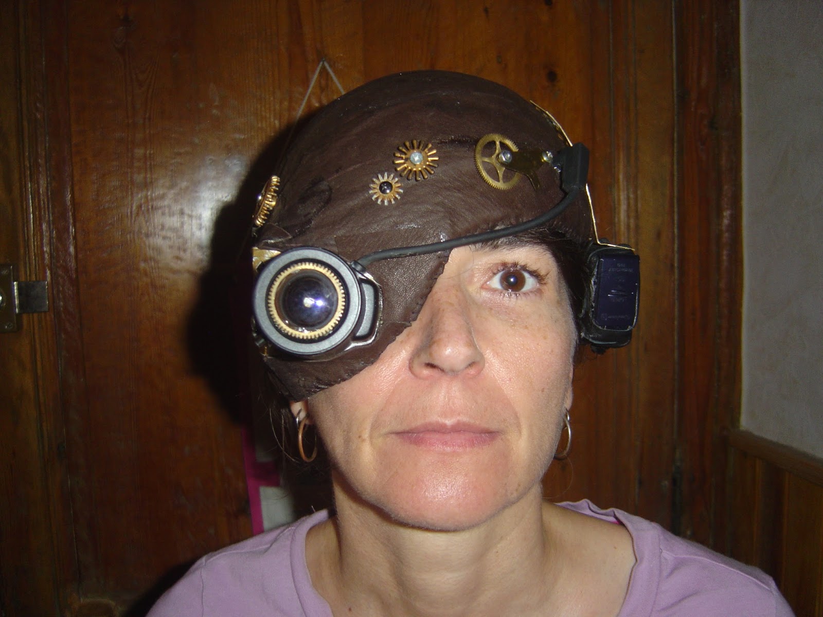 détail de fabrication de maquette star wars et d'objet steampunk : demi ...