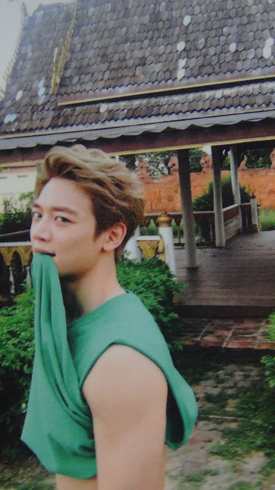 kpop scans: Minho ( SHINee ) odd photocard + autograph