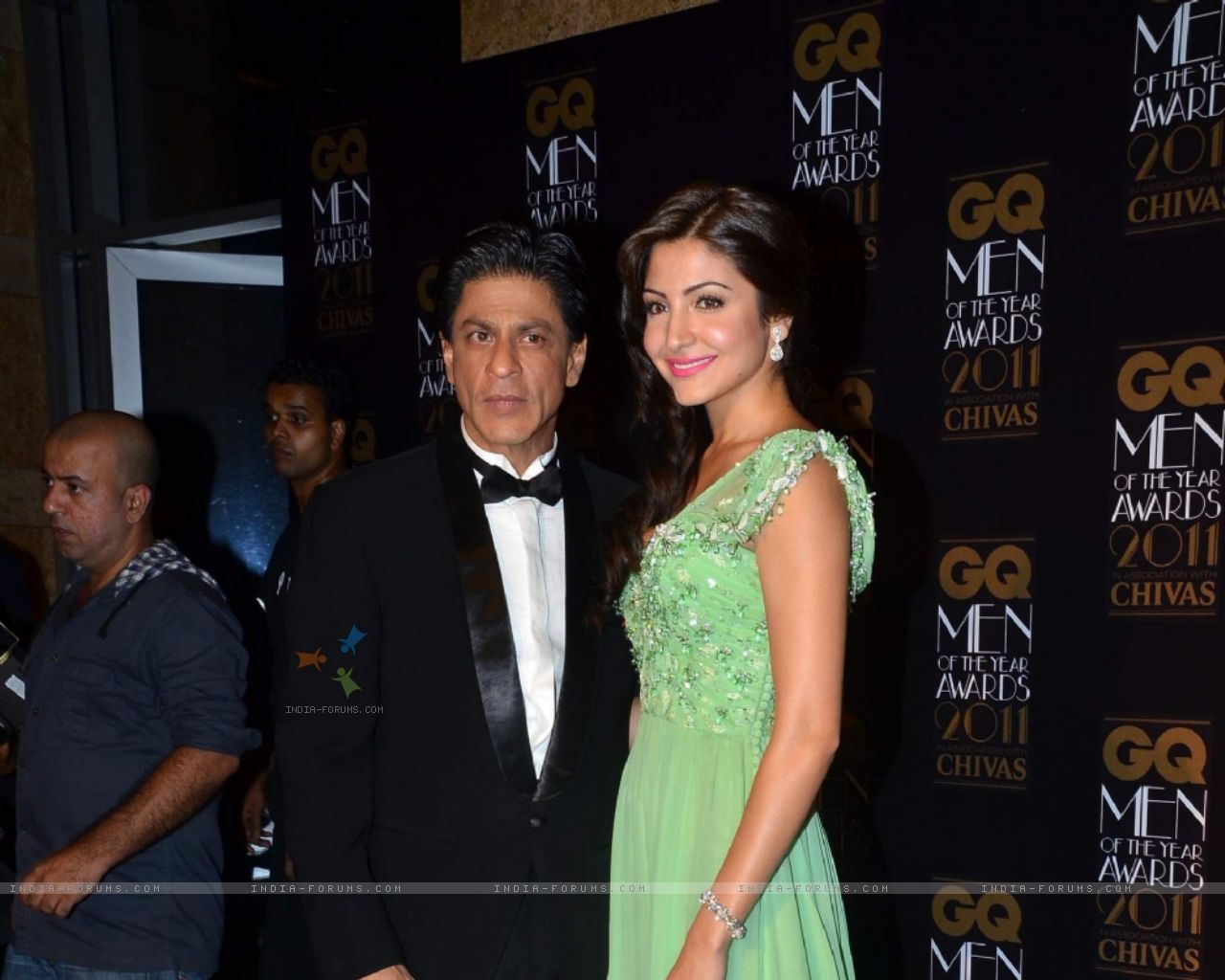 ABHI WORLD: SHAHRUKH KHAN WITH ANUSHKA SHARMA-II