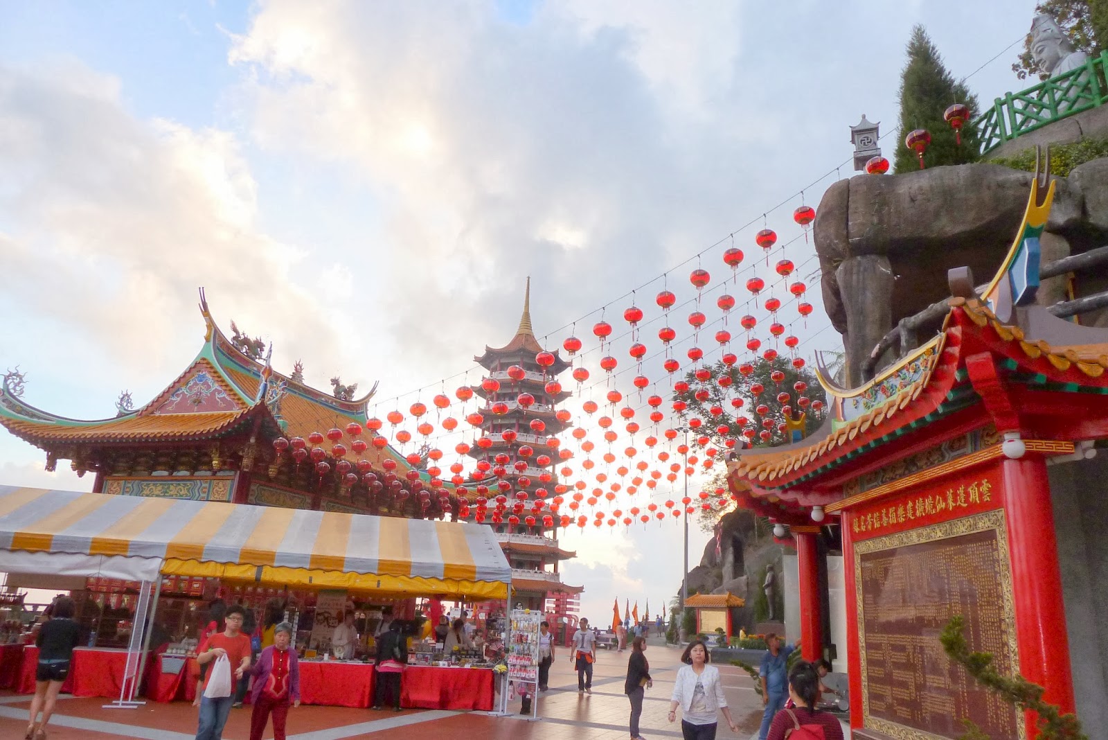 Kee Hua Chee Live!: CHIN SWEE TEMPLE IS GENTING GROUP'S HOMAGE TO THE ...