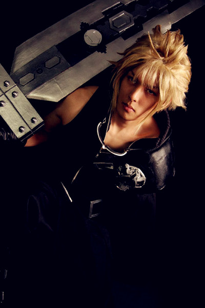 Final Fantasy Cosplay: Final Fantasy VII Advent Children Cloud Cosplay
