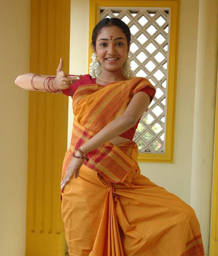 Maya Unni New Photoshoot |Beautiful Indian Actress Cute Photos, Movie ...