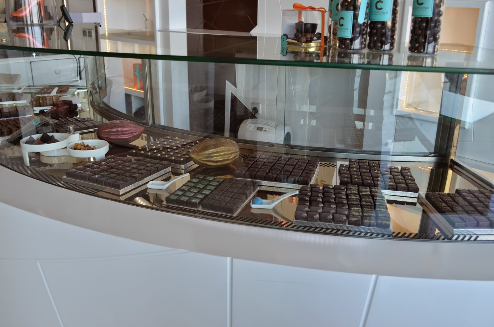 Le Concheur Chocolate... تقيمي ل- لوكونشير للشكولاته | All about Noun