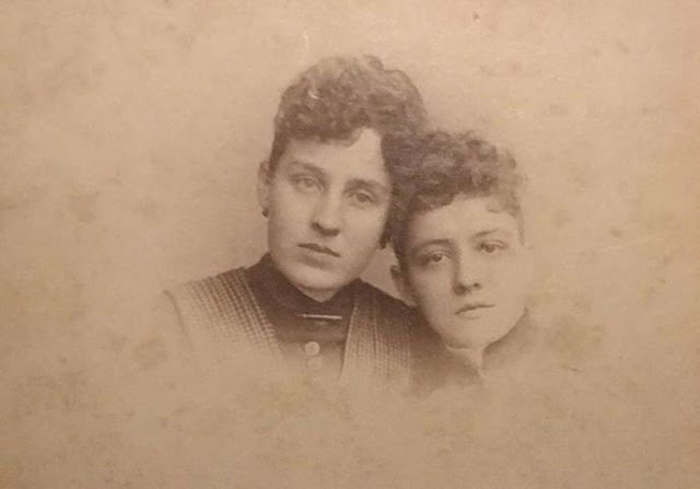 Heirlooms Reunited: 1880s Autograph Album of Minnie Kennedy with ...