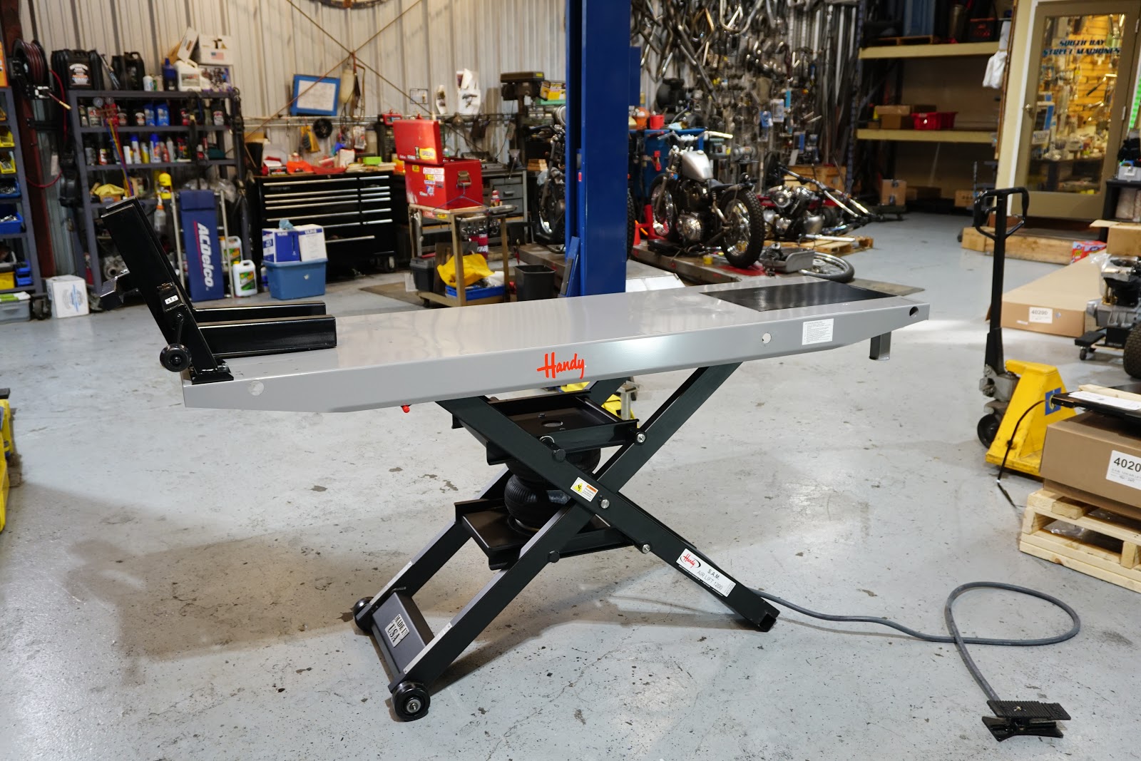 South Bay Street Machines: Handy SAM 1200 Motorcycle Lift