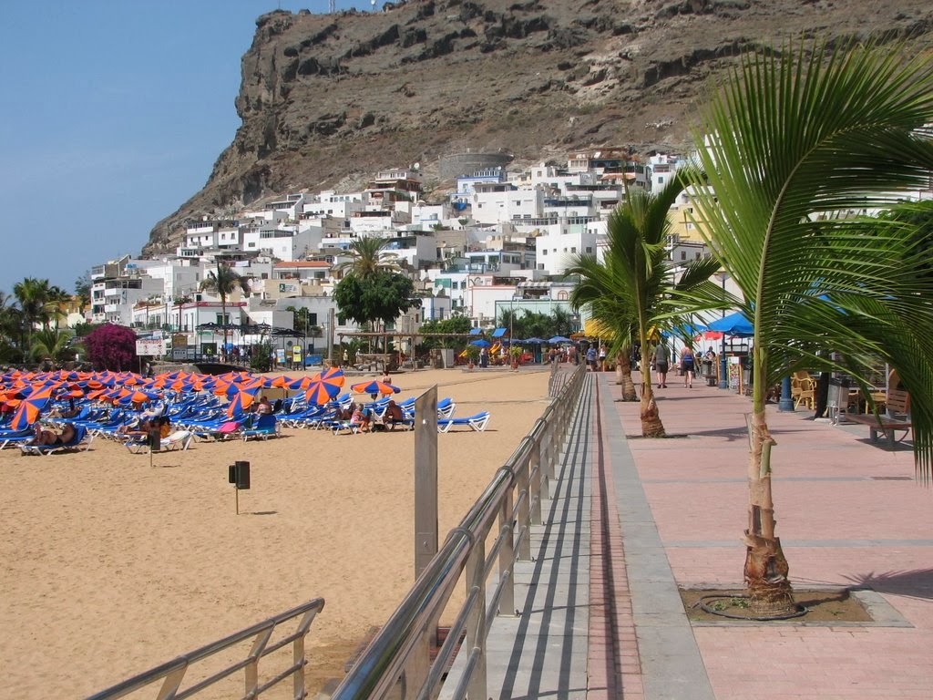 The village of Puerto de Mogán, Gran Canaria by Zubi Travel