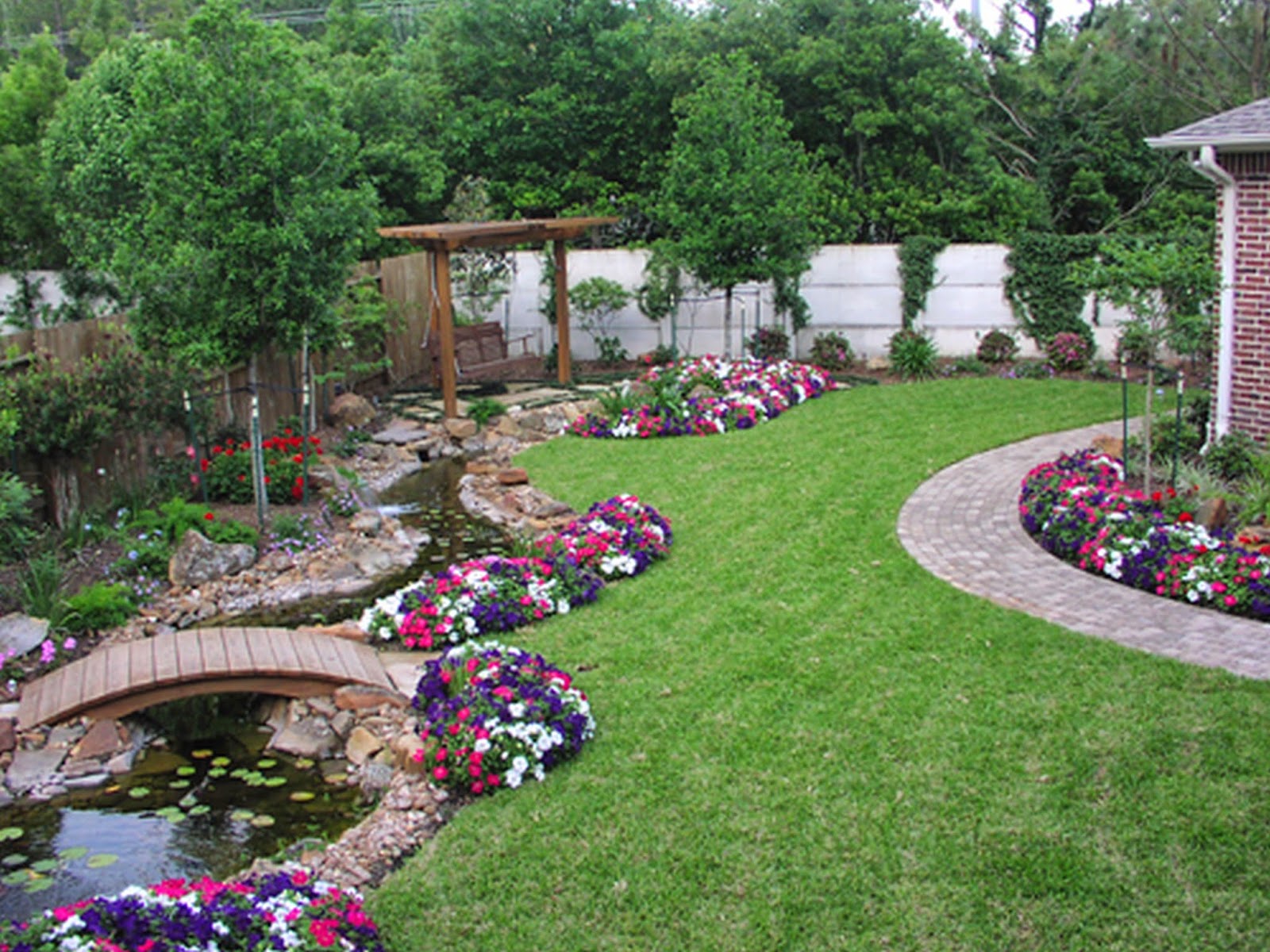 Simple Backyard Landscaping Ideas to Transform Your Outdoor Space ...