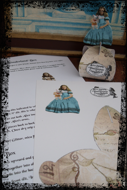 Maygreen Fairies: Alice in Wonderland Gift Box