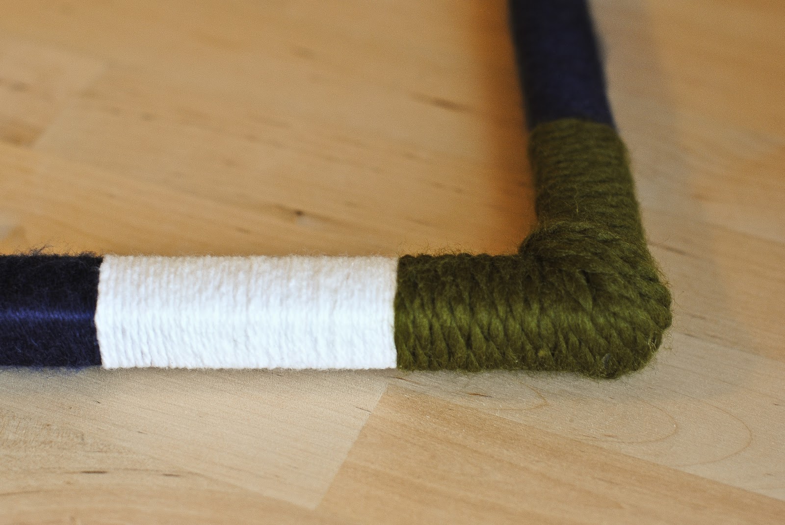 Big City Little Joys: Peephole Transformation: Yarn Wrapped Frames