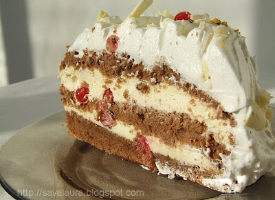 Tort alb cu blat de nuci si coacaze | Retete culinare cu Laura Sava ...