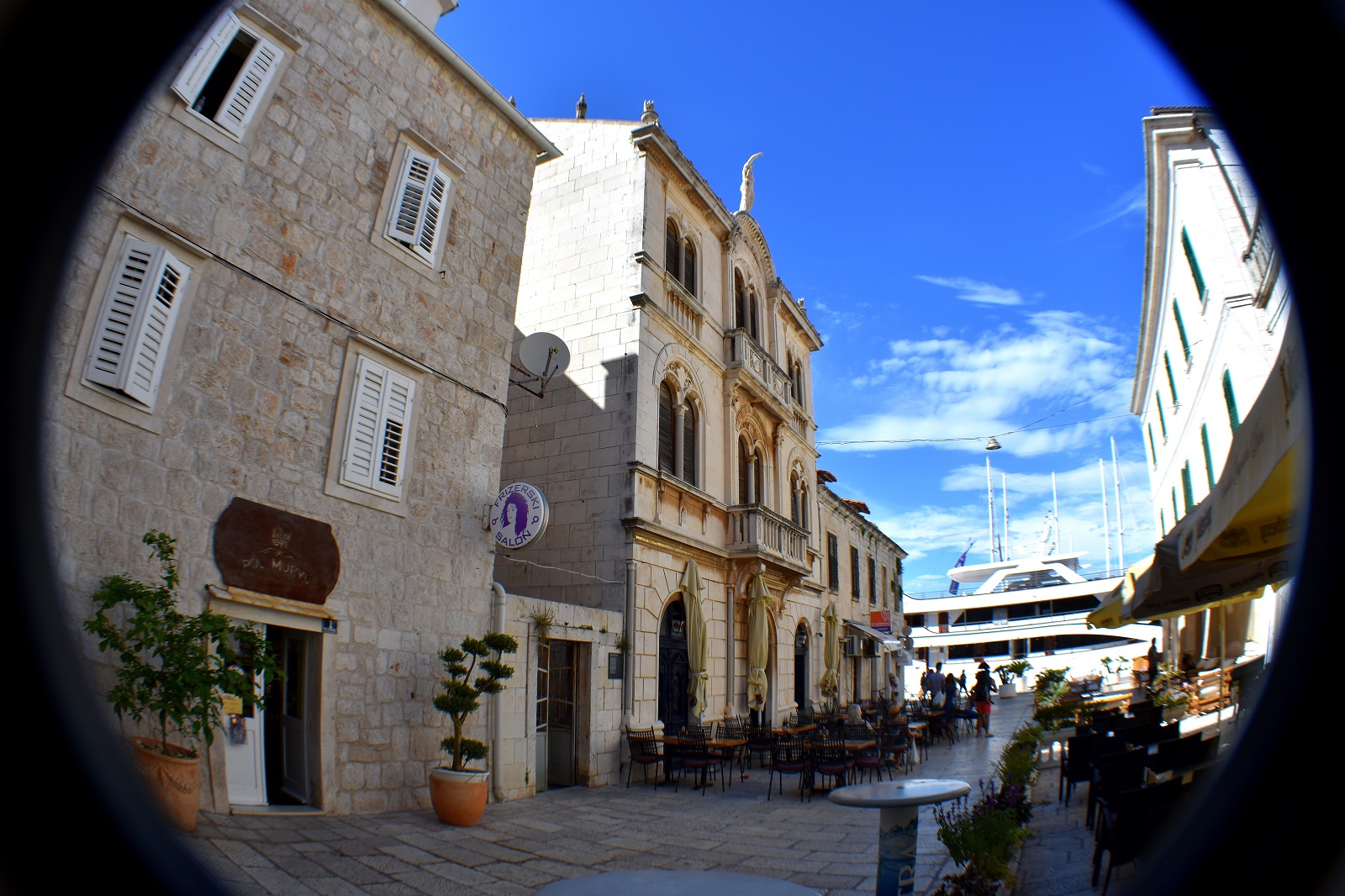 Dugo, toplo ljeto - Vis, Croatia