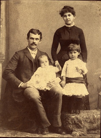 ΑΓΓΙΓΜΑ ΦΥΣΙΚΗΣ...: Σαν σήμερα ... 1887, γεννήθηκε ο Άγγλος φυσικός ...