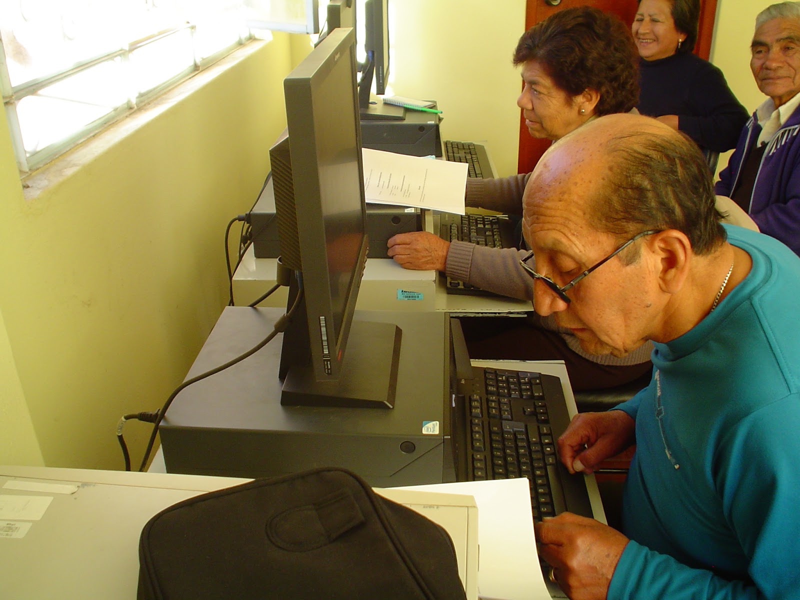 Centro del Adulto Mayor de Tarma: TALLER DE COMPUTACIÓN E INFORMÁTICA 2013