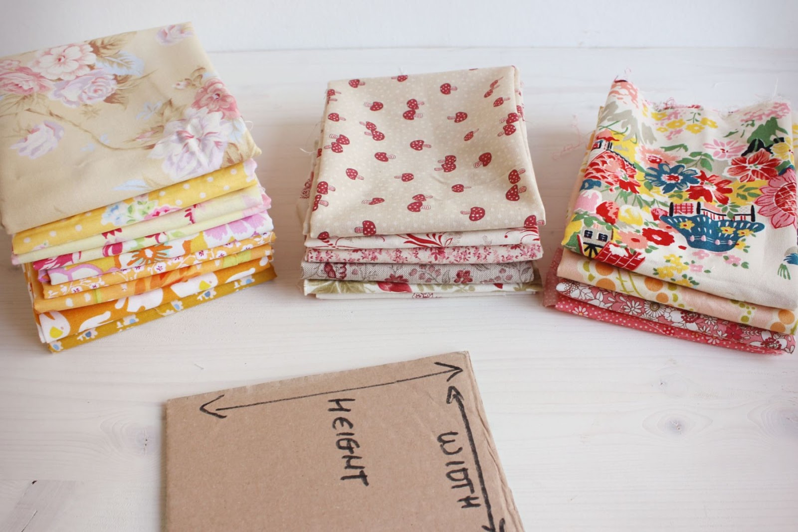 Roxy Creations: Folding fabric tutorial