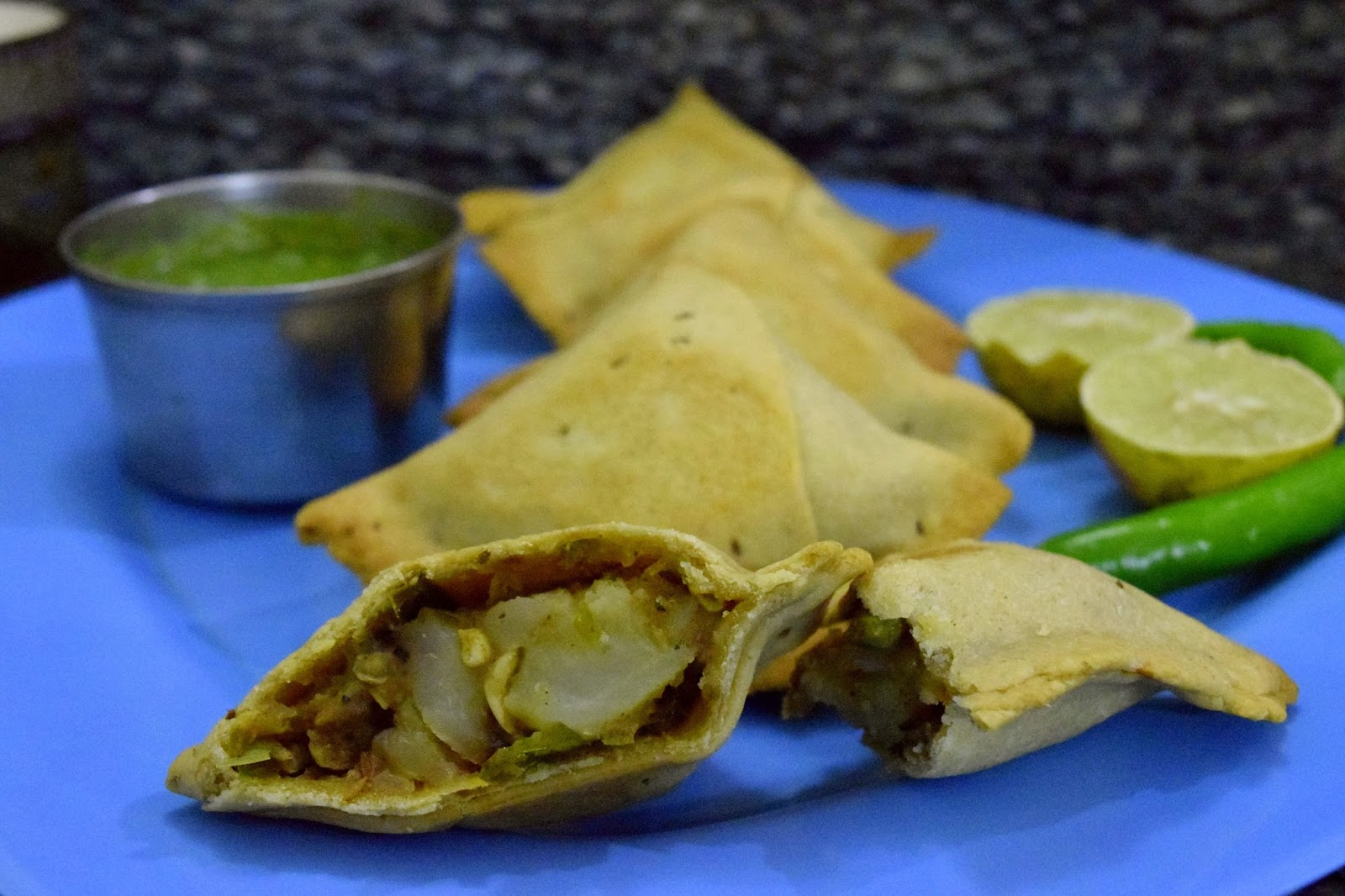 Poorni's Cookbook: Crispy Baked Samosa with Mint & Coriander chutney