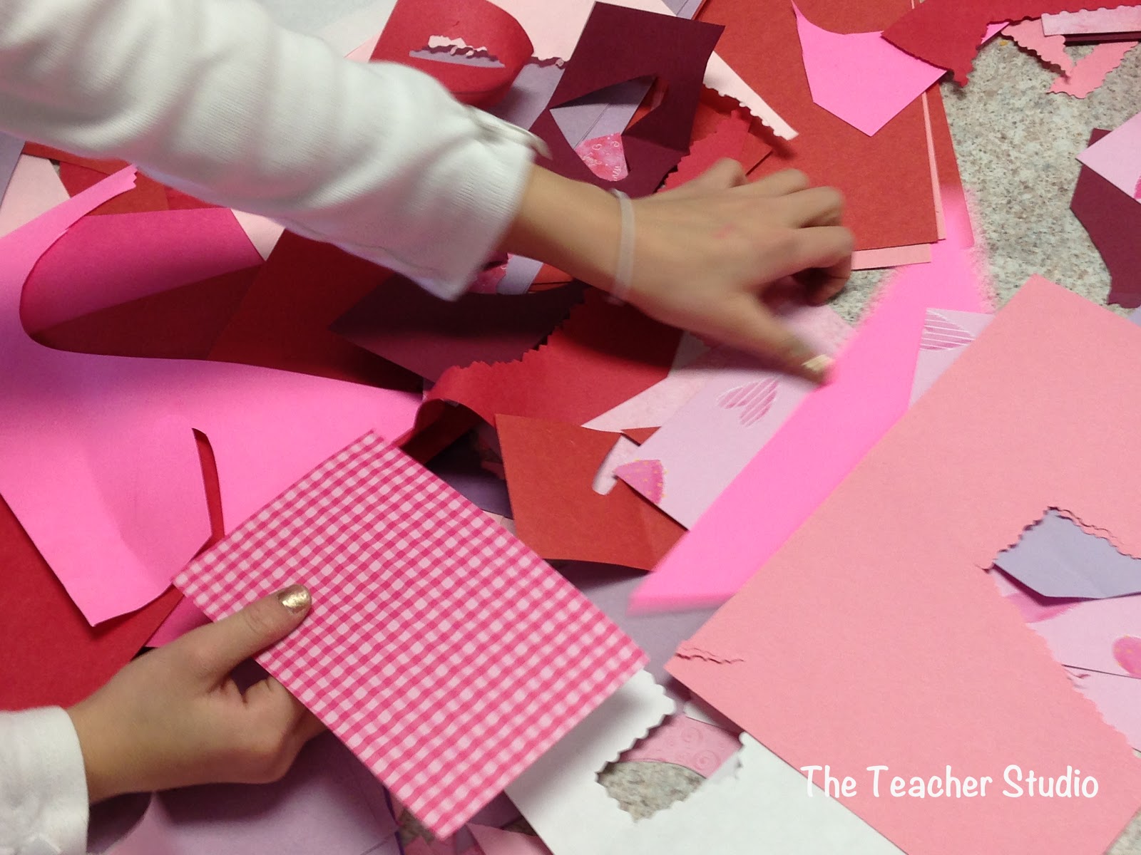 We LOVE to Read Bulletin Board Project - The Teacher Studio