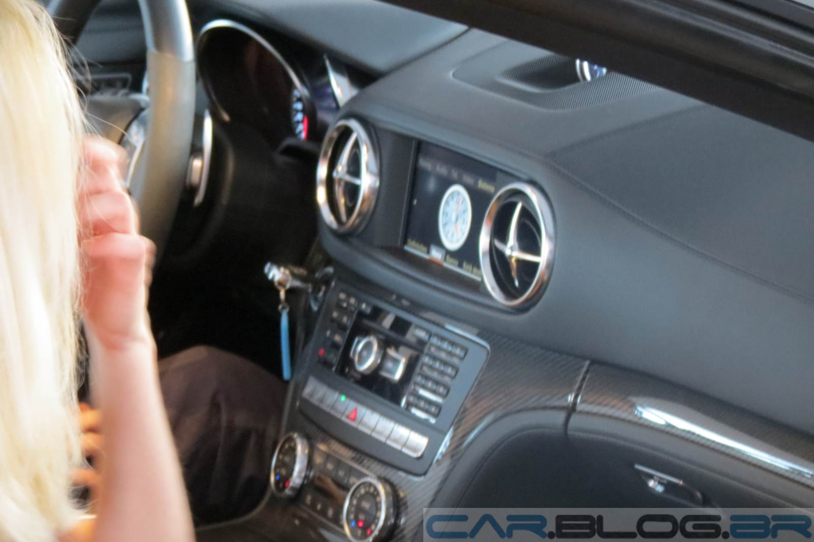 Mercedes Benz SL 63 AMG: preço, vídeo e especificações