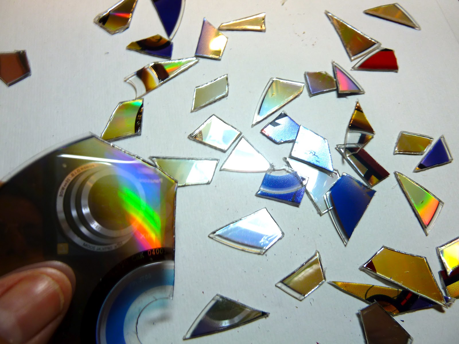 Make it easy crafts: Recycled CD Mosaic Flower Pot