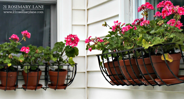 21 Rosemary Lane: Using Clay Pots in Wire Planters as an Inexpensive ...