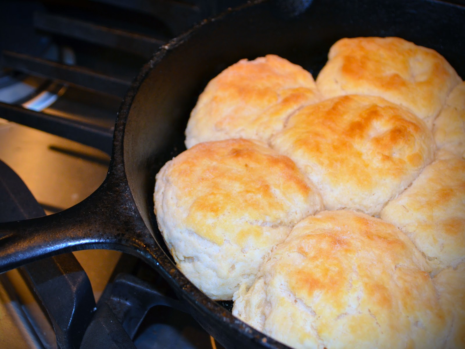 the sassy stove : Buttermilk Biscuits aka World Famous Boyfriend Biscuits