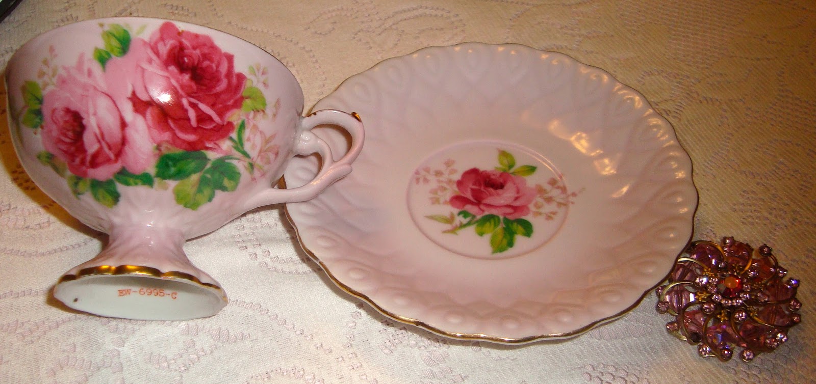 Martha's Favorites: GIVE AWAY AND PRETTY IN PINK TEA CUPS!