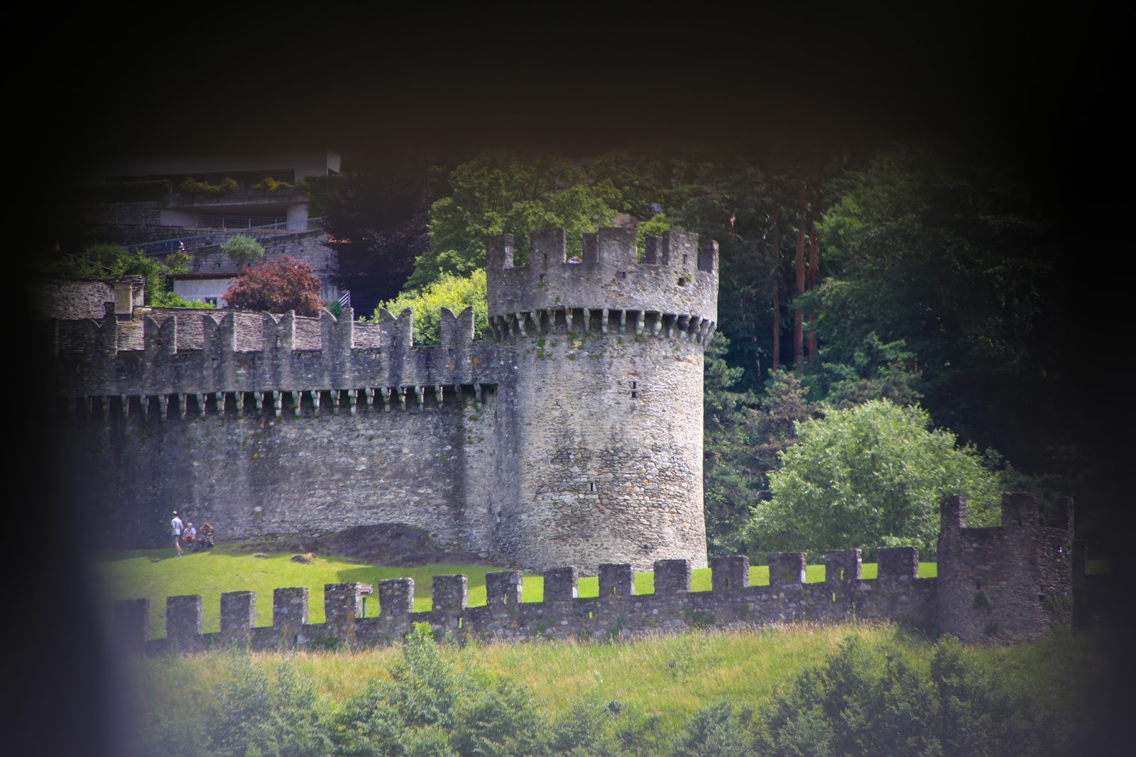 Andrew's Blog: 瑞士塵世美之旅-Castlegrande 篇