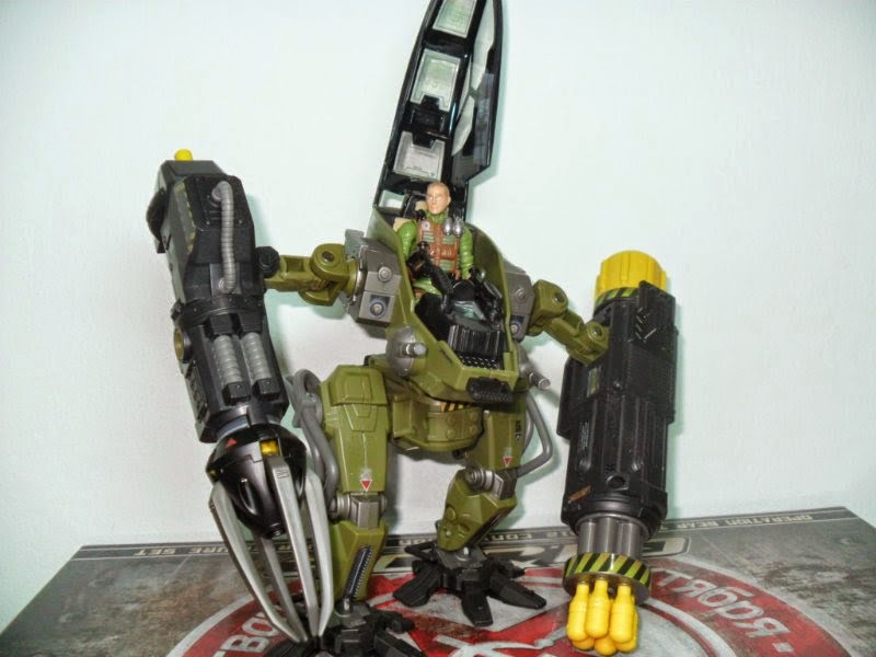 Koala Action Figures: MECH SUIT & Kickstart