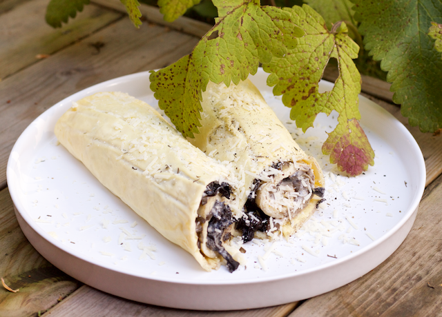 Hämmentäjä: Mehevä mustatorvisieni-munakasrulla