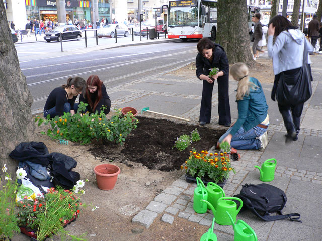 Guerrilla Gardening Guide ~ World Information