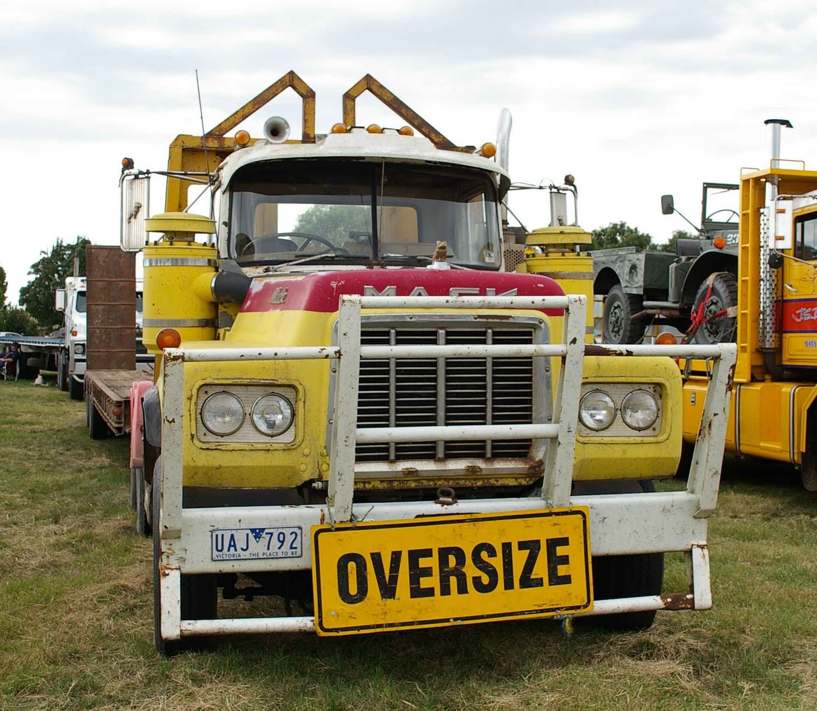 Scale Model Mack Trucks Mack Tandem Axle - hishamsamawi