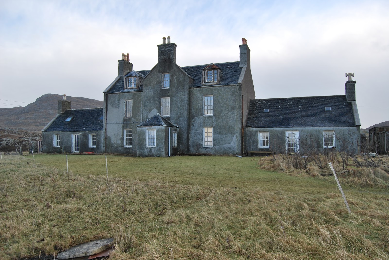 Wreck of the week: A castle, a manse, and a cottage in Scotland