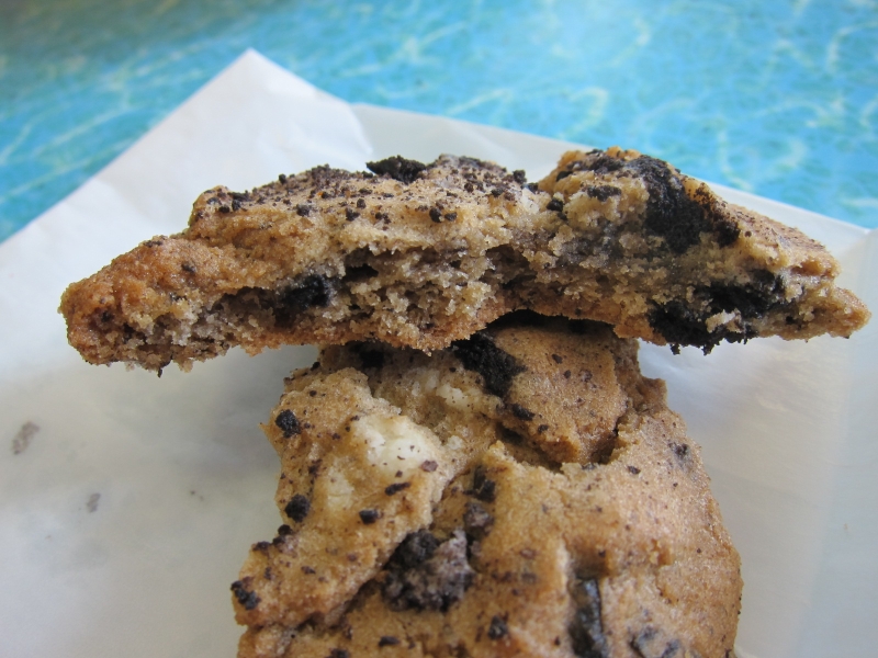 Review: Burger King's Chunky Cookie with Oreo Pieces
