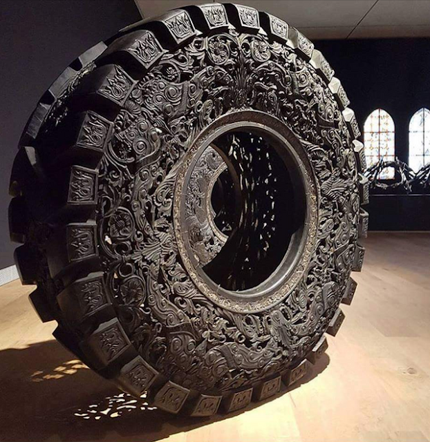 daily timewaster: Tire Art