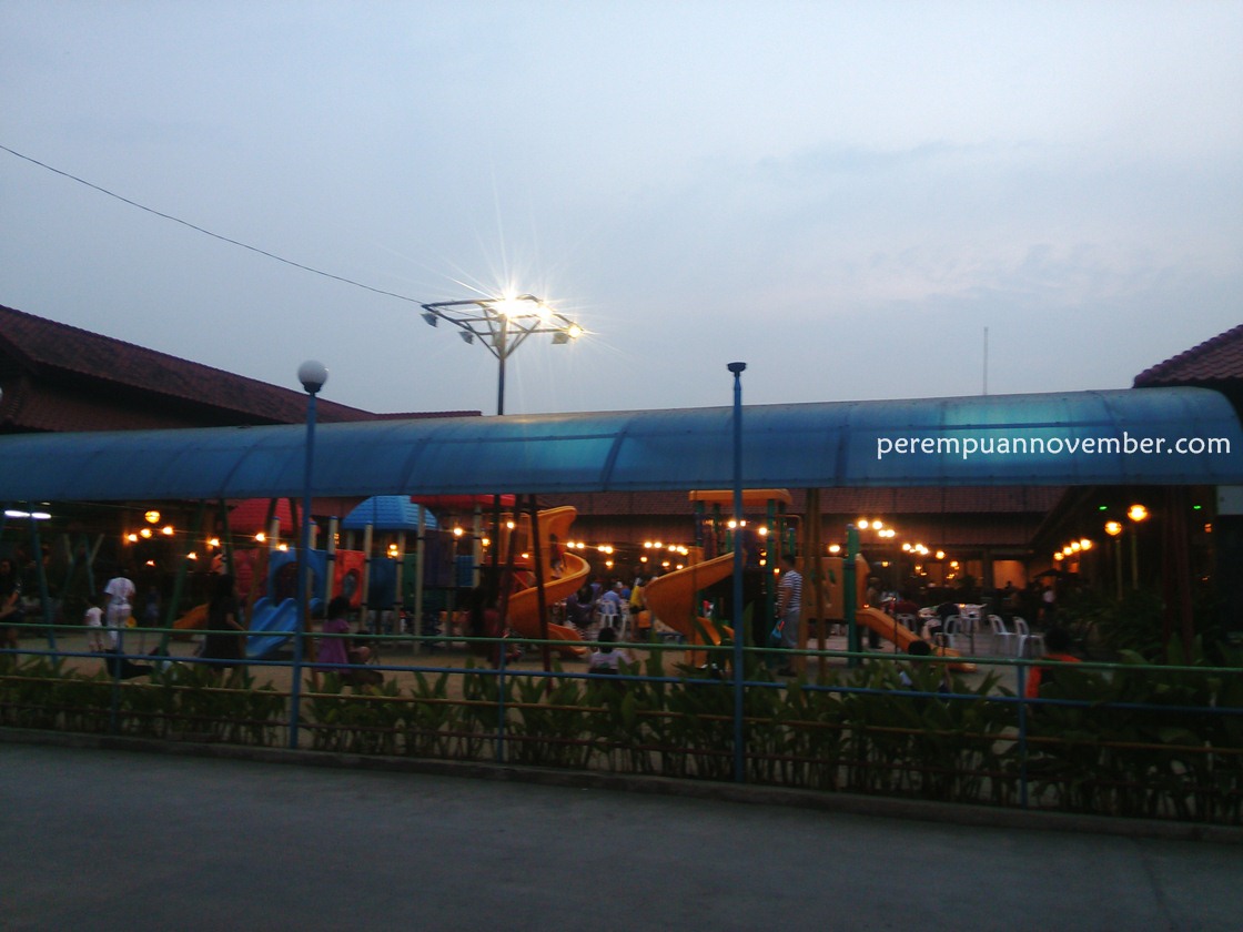 KULINER MEDAN : DINNER CANTIK DI RESTORAN LEMBUR KURING MEDAN - ecek-ecek