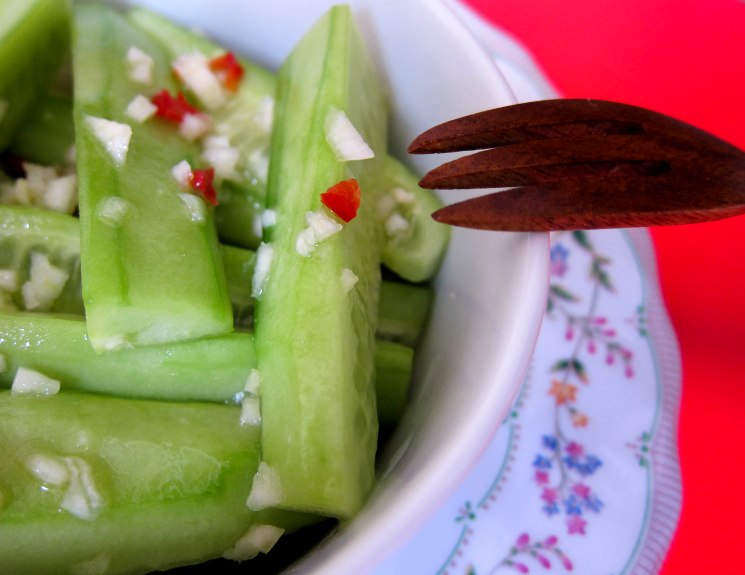 the indolent cook: chilli garlic cucumber in sesame oil