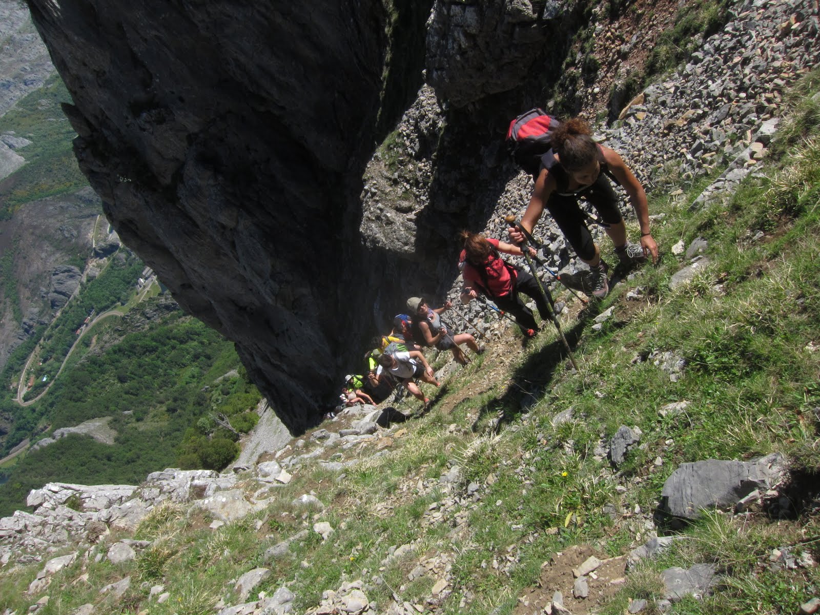 AVES PAISAJES Y VIAJES: REMOLINA - LA MUGA - LOS JANOS - REMOLINA (León).