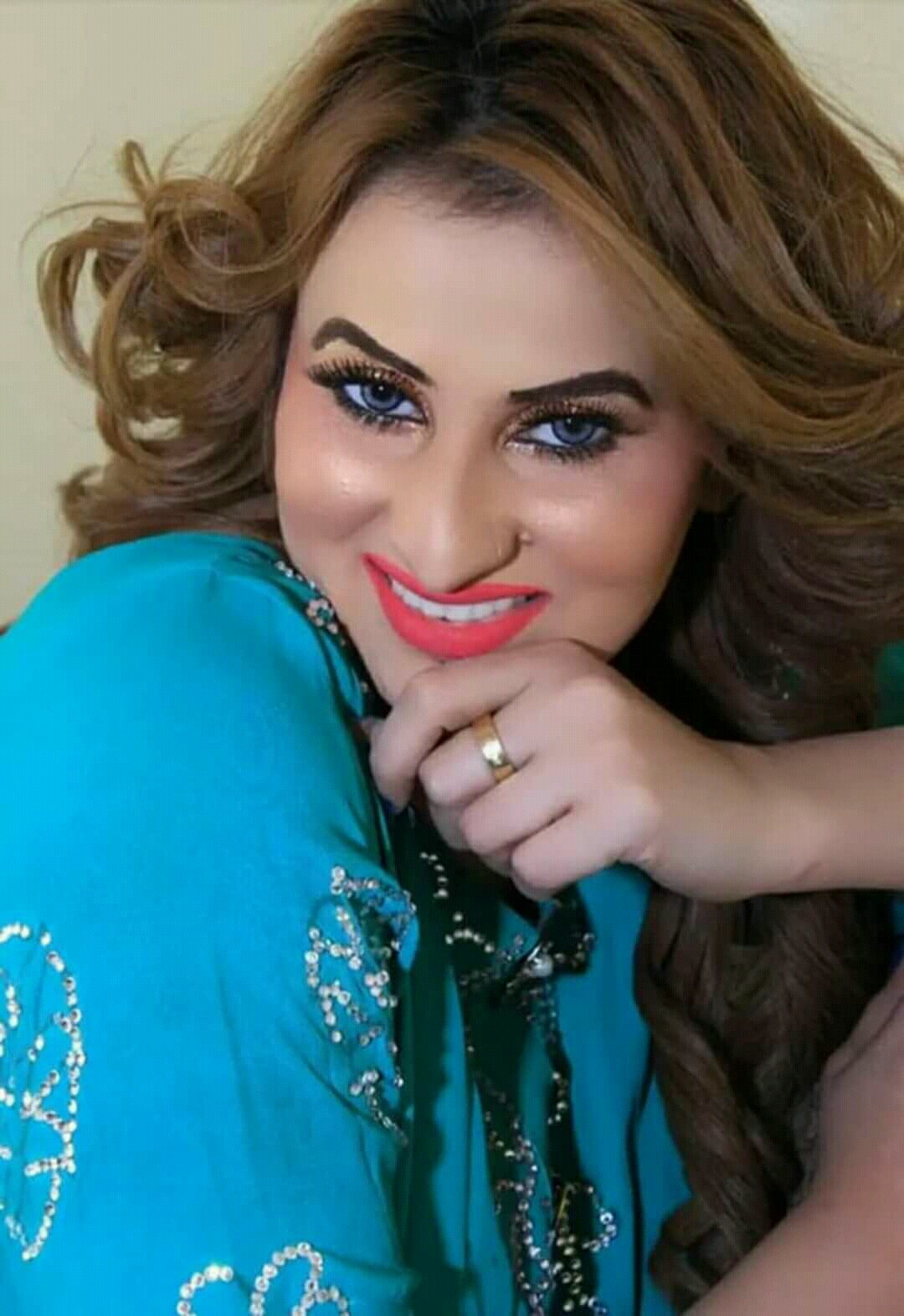 Afreen Khan Real: Afreen khan photos video PV050