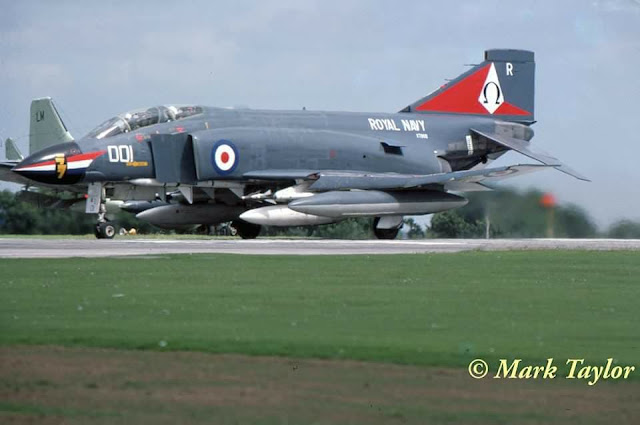 FalkeEins - a modelling blog: Fujimi RAF 'Silver Jubilee' RN F-4 ...