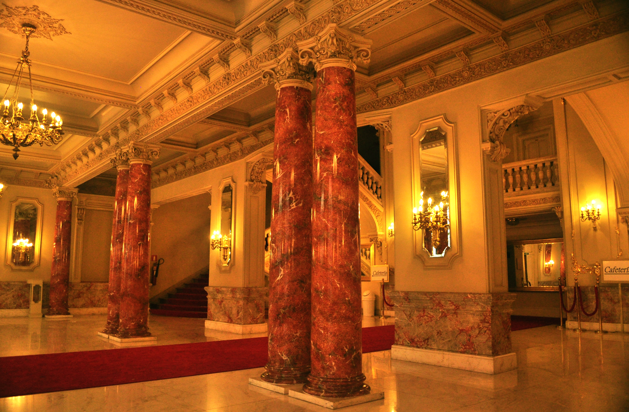 Teatro Municipal de Lima - Perú: El Foyer