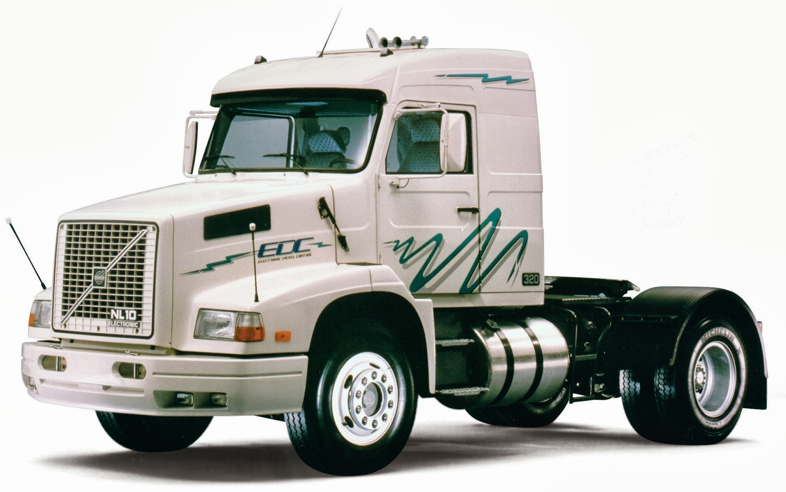 Mundo dos Pesados: Volvo NL10 320 EDC 4x2