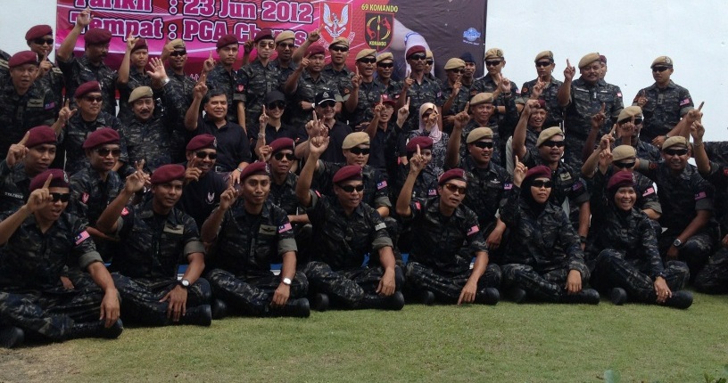 UTK (Red Beret) & VAT-69 (Sand Beret) | Sejarah ILMU DAN PENGETAHUAN