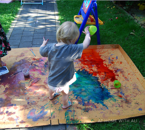At home with Ali: Summer fun = Messy play